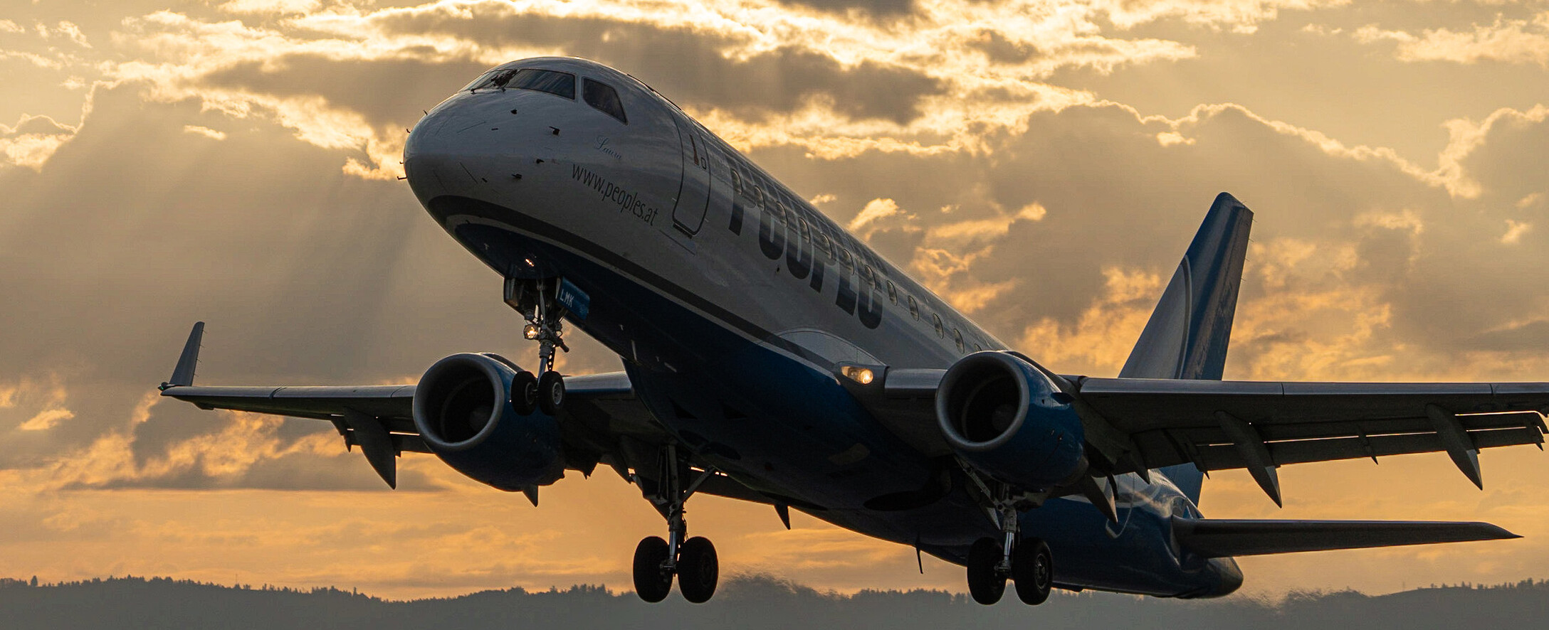Fluglinie People's - Alle Informationen für Ihren Flug